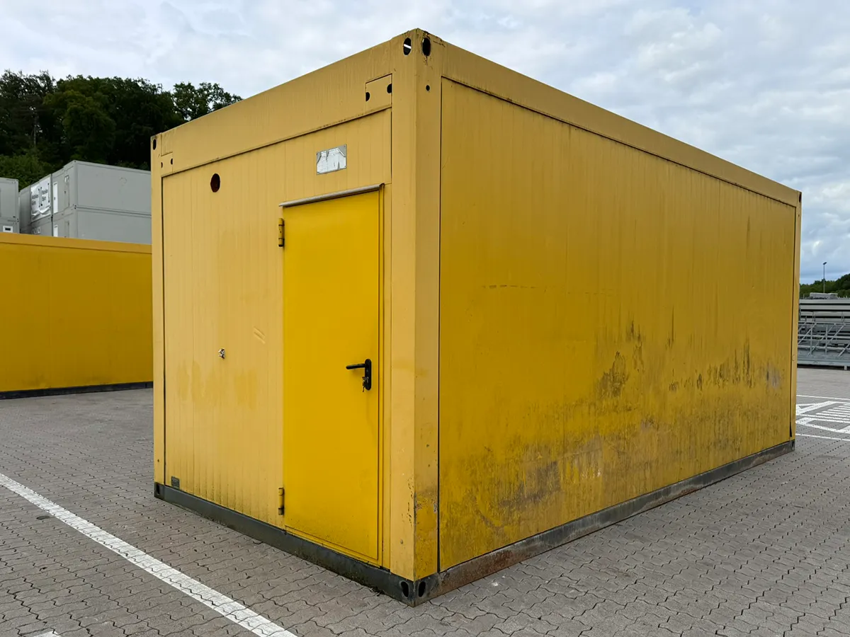 20 Fuß Bürocontainer gebraucht | 18 m² mit Windfang